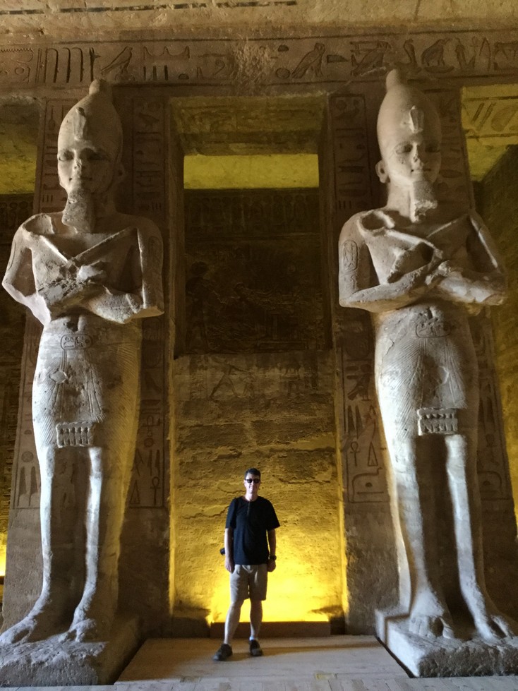 A drive through the desert to reach the two great temples at Abu Simbel ...
